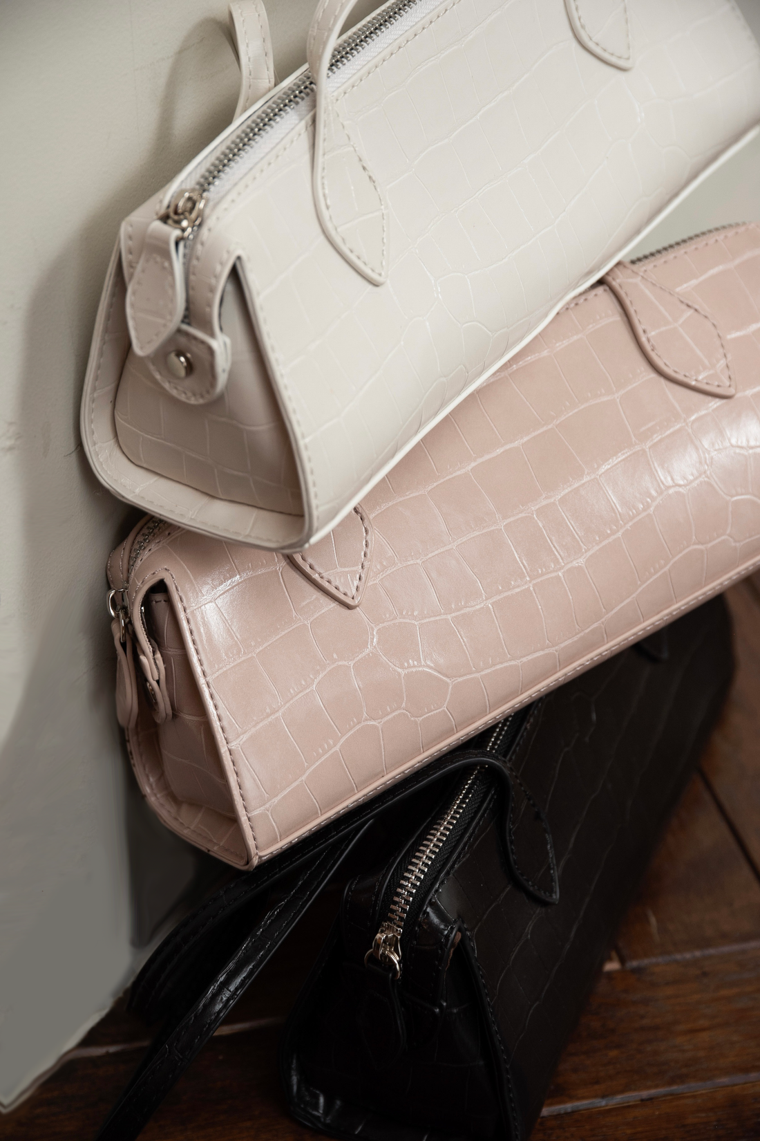 crocodile thin rectangle bag – eim online（エイム オンライン）